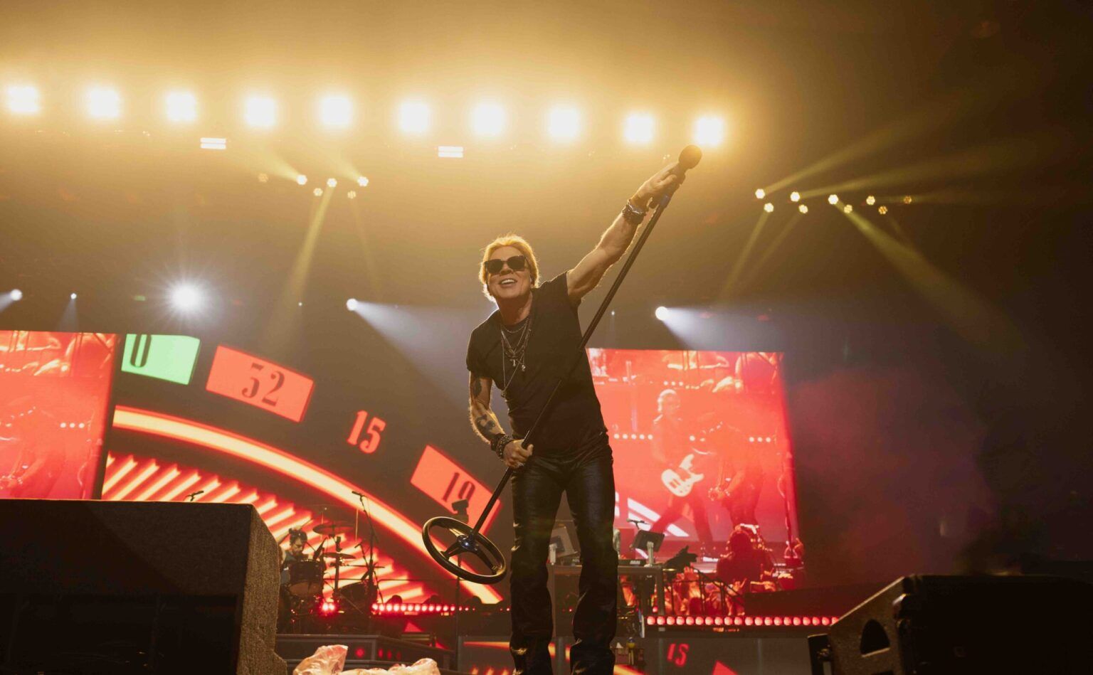 Axl Rose Shows Off Jacked Physique - Alternative Nation